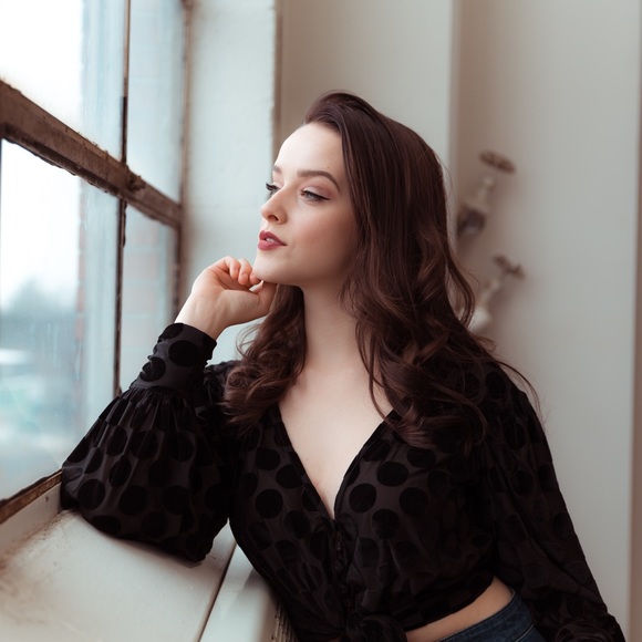 Ari's Closet (@ariannedee) | Poshmark